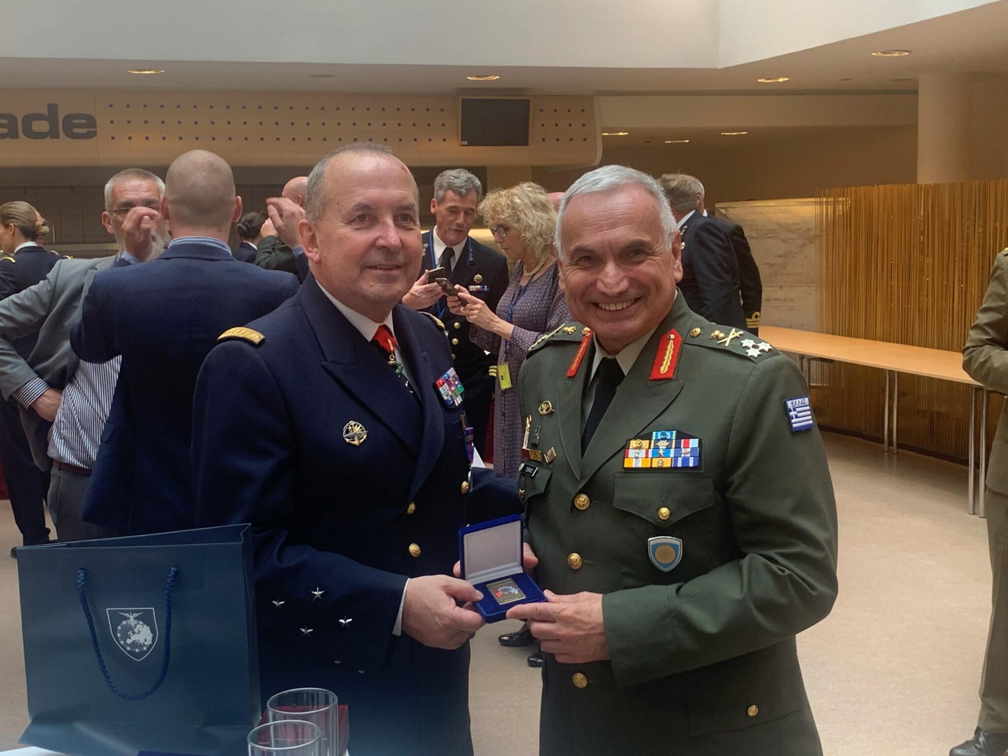 Handover ceremony of EUMS Director-General and MPCC Director – EL EU OHQ